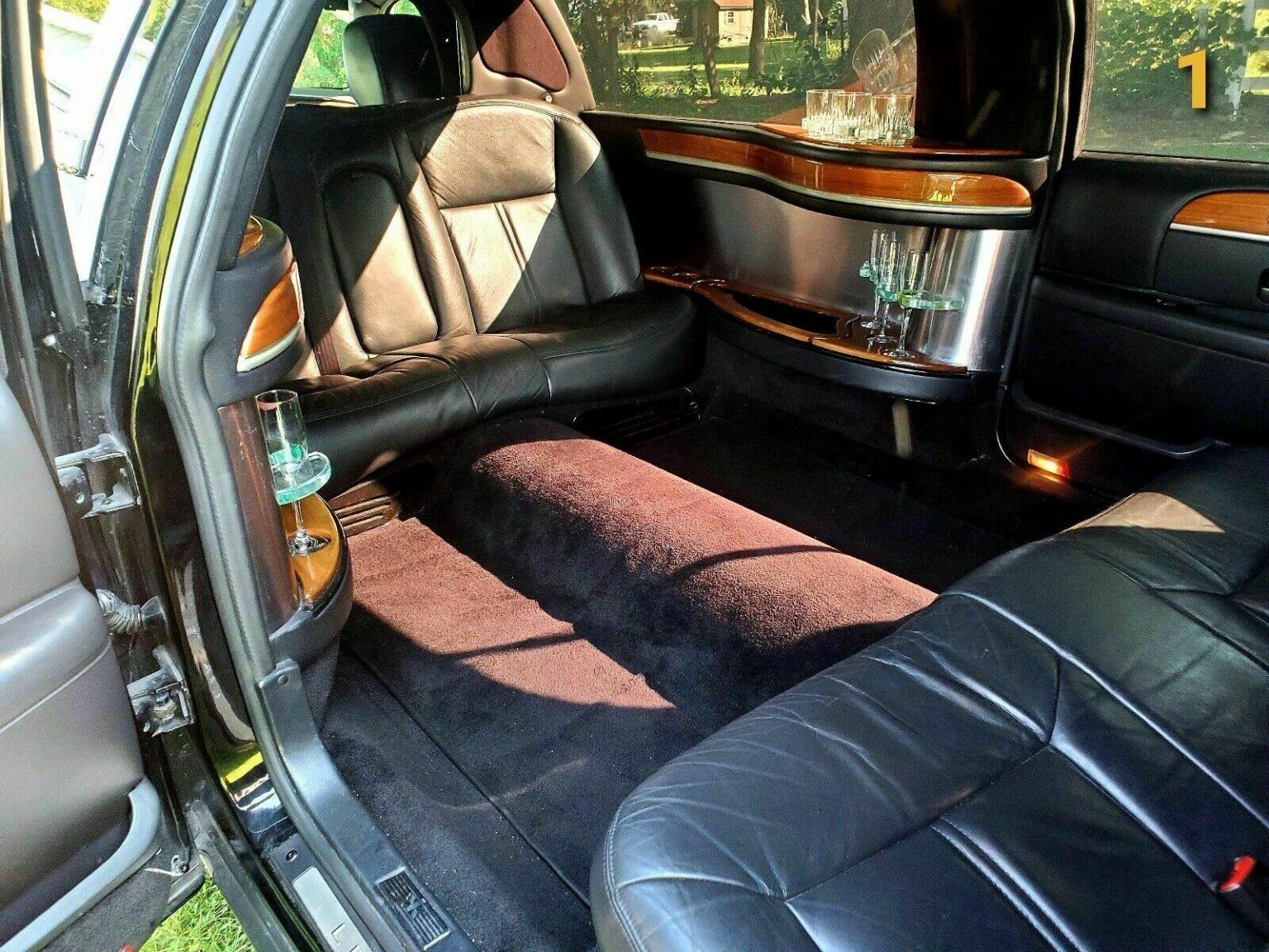 2011 Lincoln Town Car Limousine [new parts] for sale