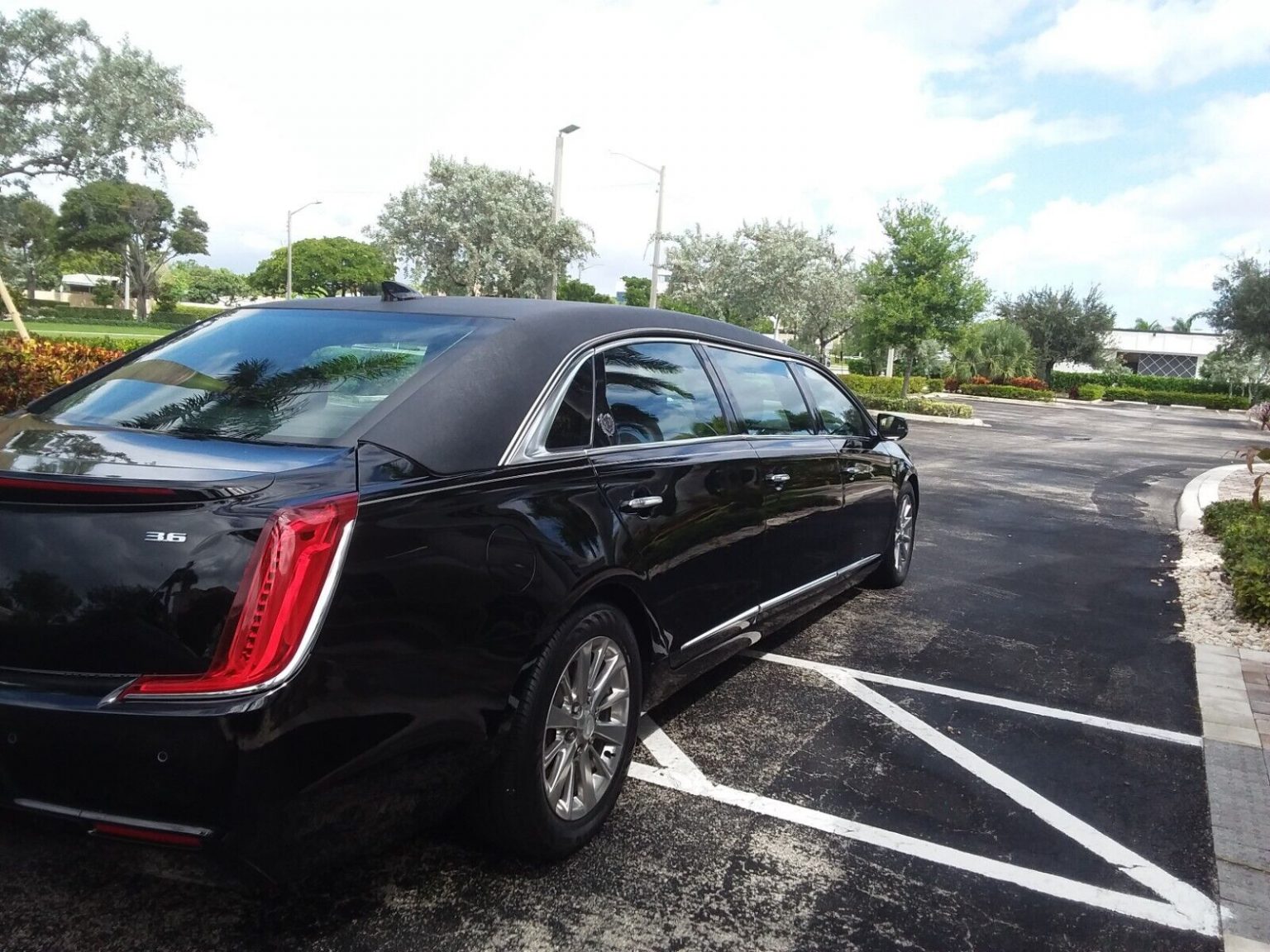 2018 Cadillac Sayers & Scovill limousine [brilliant shape] for sale
